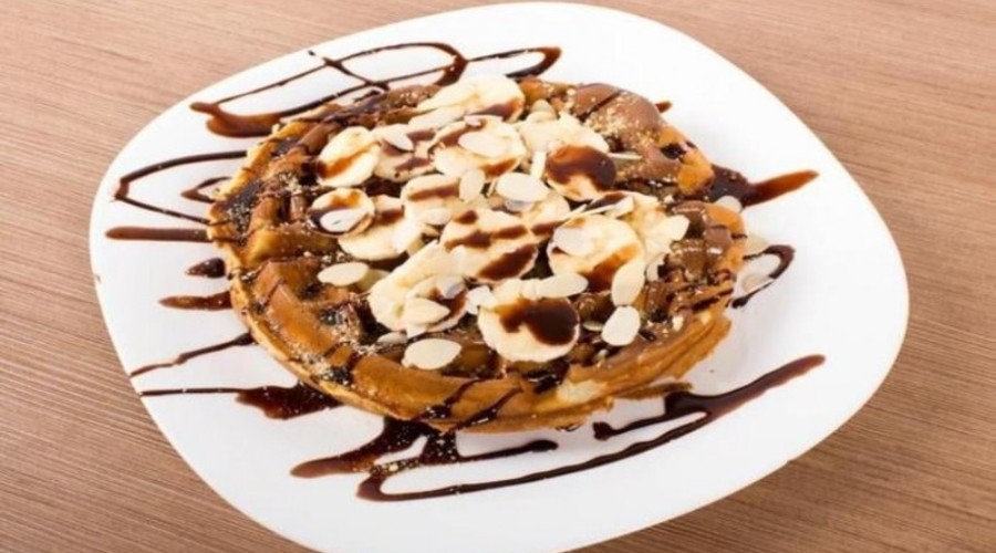 Βάφλες και σοκολατάκια προσέφερε στο προσωπικό του «Ευαγγελισμού» η ...