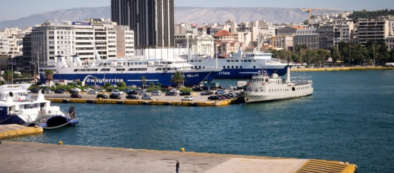 “ΑΤΟΜΟ ΑΠΟ ΤΟ ΣΥΝΕΡΓΕΙΟ ΤΟΥ ΣΚΑΪ ΕΠΙΤΙΘΕΤΑΙ ΣΕ ΠΟΛΙΤΗ ΣΤΟ ΛΙΜΑΝΙ ΤΟΥ ...