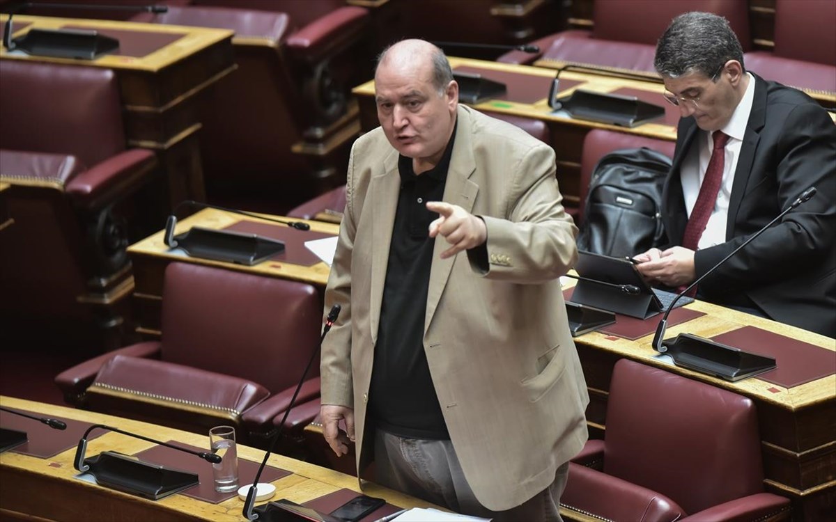 Σκληρή κριτική από τον Νίκο Φίλη για την μείωση εισακτέων στα ΑΕΙ ...
