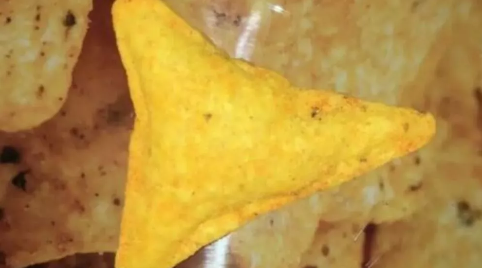 Κορίτσι βρήκε παραφουσκωμένο Dorito κι έβγαλε πάνω από 12 χιλ. ευρώ σε ...