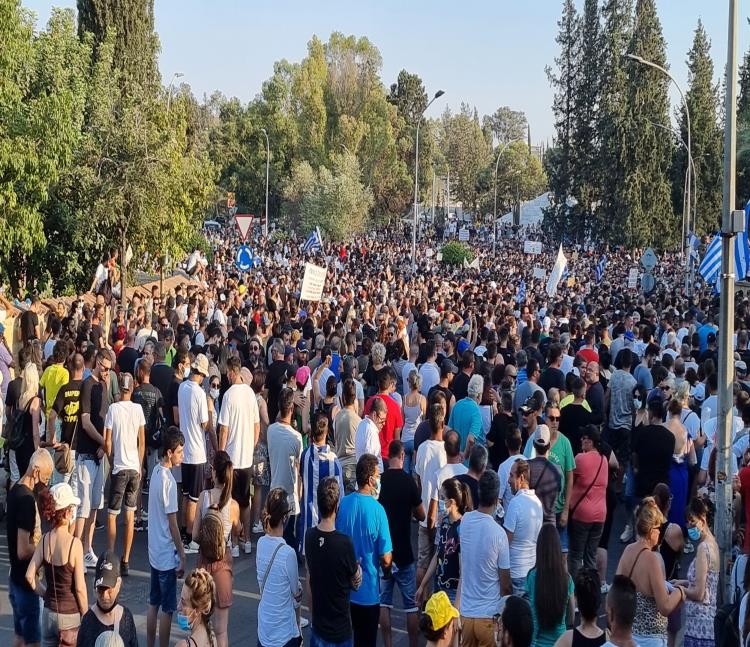 ΧΑΜΟΣ ΣΤΗΝ ΚΥΠΡΟ! ΑΓΡΙΑ ΕΠΕΙΣΟΔΙΑ ΣΤΗΝ ΛΕΥΚΩΣΙΑ ΜΕΤΑ ΤΗΝ ΣΥΓΚΕΝΤΡΩΣΗ ...