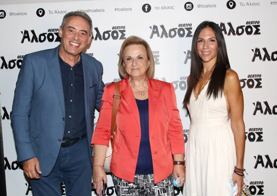 ΣΠΑΕΙ ΠΛΑΚΑ Η ΘΕΙΤΣΑ! Ξανά στον Τάκη Ζαχαράτο και την Αντζελα Δημητρίου ...