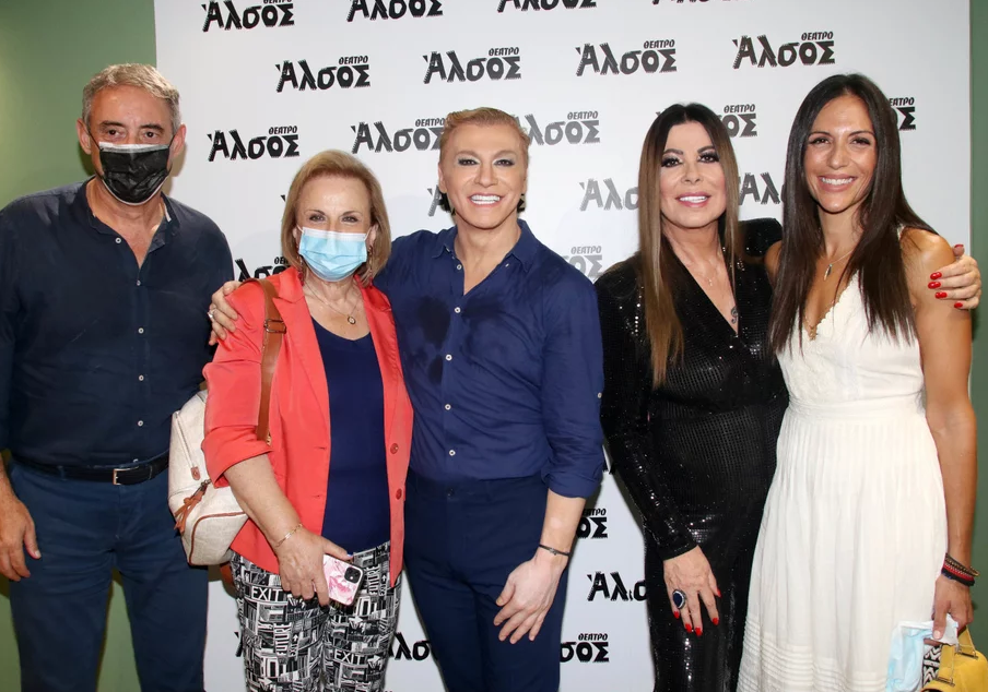 ΣΠΑΕΙ ΠΛΑΚΑ Η ΘΕΙΤΣΑ! Ξανά στον Τάκη Ζαχαράτο και την Αντζελα Δημητρίου ...