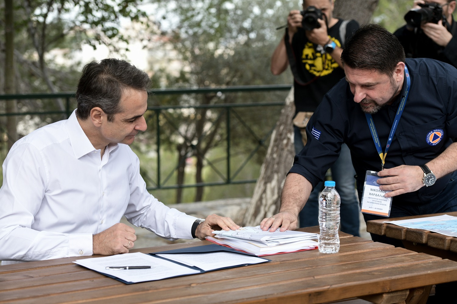 ΓΙΑ ΠΕΣ ΜΑΣ ΤΩΡΑ ΡΕ ΜΟΣΧΑΡΟΚΕΦΑΛΕ ΧΑΡΔΑΛΙΑ ΚΑΙ ΑΧΡΗΣΤΕ ΓΟΥΡΛΟΜΑΤΗ ΚΟΥΛΗ ...