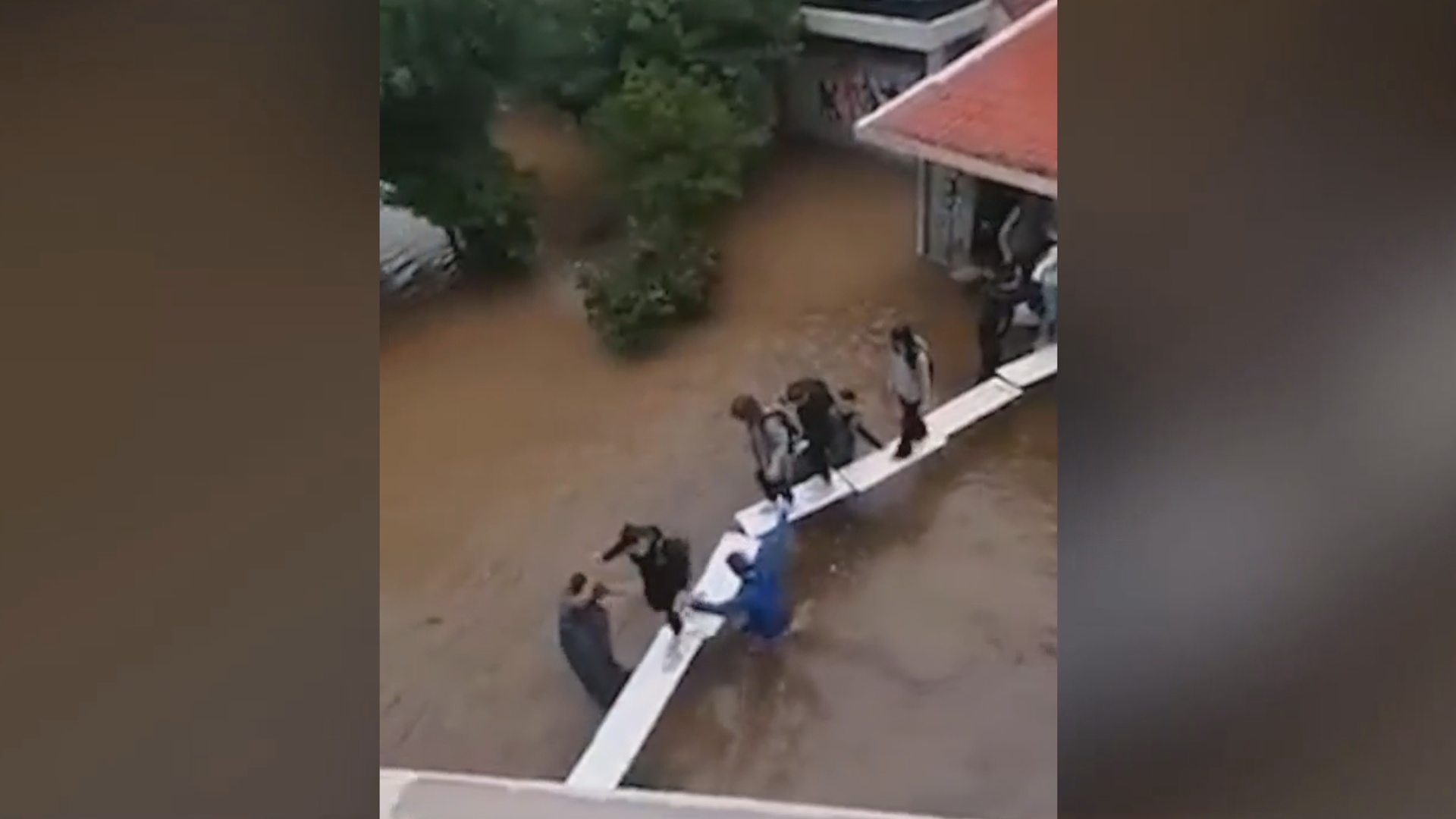 ΠΩΣ ΠΑΡΟΥΣΙΑΣΑΝ ΤΟΝ “ΤΙΤΑΝΙΚΟ” ΤΗΣ ΕΛΛΑΔΟΣ, ΤΑ ΚΑΘΕΣΤΩΤΙΚΑ ΚΑΛΟΤΑΪΣΜΕΝΑ ...