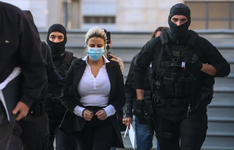 ΤΗΝ ΑΠΟΤΕΛΕΙΩΣΕ Ο ΕΙΣΑΓΓΕΛΕΑΣ! Η ΣΑΤΑΝΙΚΗ ΒΙΤΡΙΟΛΙΣΤΡΙΑ ΠΑΕΙ ΓΙΑ 15 ...