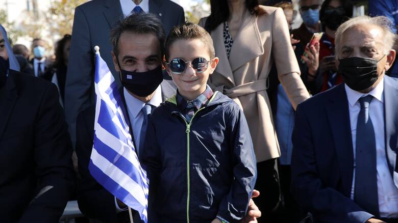 ΚΑΤΙ ΤΡΕΧΕΙ ΜΕ ΑΥΤΟΝ ΚΑΙ ΤΑ ΠΑΙΔΑΚΙΑ – ΤΟ ΜΑΚΕΛΕΙΟ ΤΟ ΕΧΕΙ ΕΠΙΣΗΜΑΝΕΙ ...