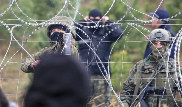 ΧΑΟΣ ΣΤΑ ΣΥΝΟΡΑ ΠΟΛΩΝΙΑΣ – ΛΕΥΚΟΡΩΣΙΑΣ! ΣΚΟΤΩΘΗΚΕ ΣΤΡΑΤΙΩΤΗΣ ΑΠΟ ΠΥΡΑ ...