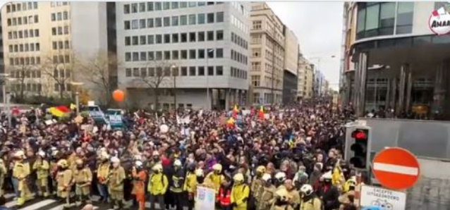 ΧΑΜΟΣ ΣΤΟ ΒΕΛΓΙΟ! ΠΕΔΙΟ ΜΑΧΗΣ ΕΓΙΝΑΝ ΟΙ ΒΡΥΞΕΛΛΕΣ – 200.000 ΑΝΘΡΩΠΟΙ ...