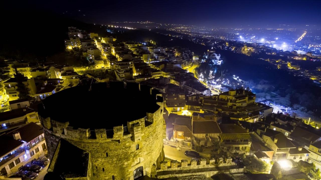 ΟΤΑΝ ΠΕΦΤΕΙ ΤΟ ΣΚΟΤΑΔΙ ΣΤΗ ΘΕΣΣΑΛΟΝΙΚΗ ΑΡΧΙΖΟΥΝ ΤΑ… ΝΤΑΛΑΒΕΡΙΑ ...