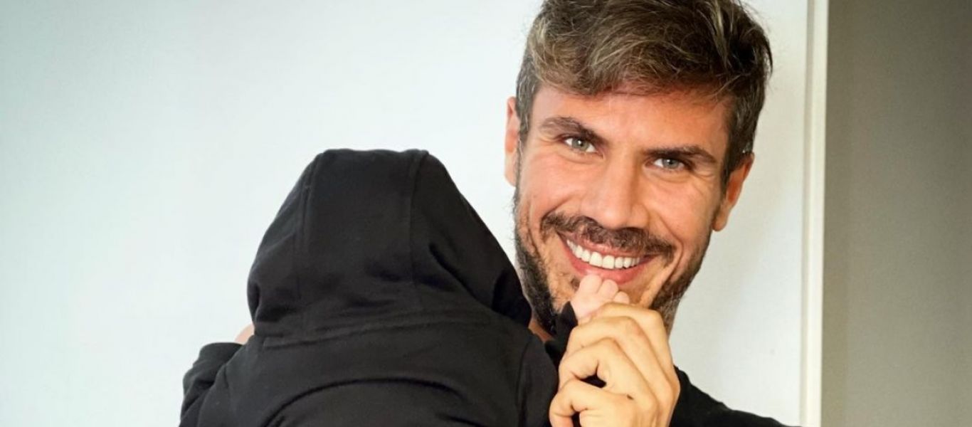 MasterChef: Ο σωσίας του Άκη Πετρετζίκη πήρε ποδιά και το twitter πήρε ...