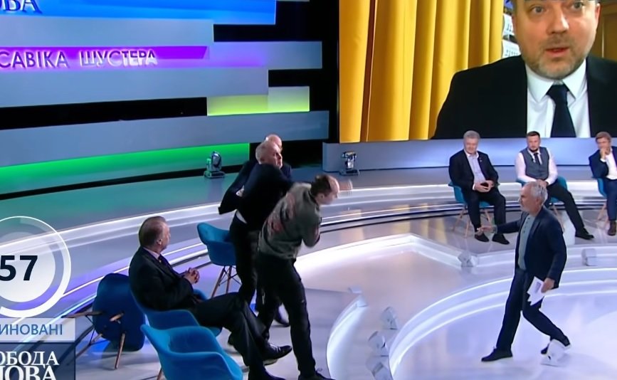 ΑΓΡΙΟ ΞΥΛΟ ΣΤΟ ΣΤΟΥΝΤΙΟ ΤΗΣ ΟΥΚΡΑΝΙΚΗΣ TV ΓΙΑ ΤΟΝ ΠΟΥΤΙΝ. Ο ΠΟΛΕΜΟΣ ...