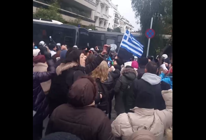 ΚΥΡΙΑΚΑΤΙΚΟ ΞΥΠΝΗΜΑ ΣΤΟΝ ΜΗΤΣΟΤΑΚΗ ΑΠΟ ΑΝΕΜΒΟΛΙΑΣΤΟΥΣ ΥΓΕΙΟΝΟΜΙΚΟΥΣ ...