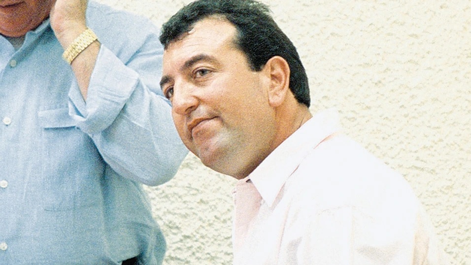 ΤΟΝ ΕΚΤΕΛΕΣΑΝ ΠΑΝΩ ΑΠΟ ΤΗ ΣΟΥΒΛΑ ΤΗΣ ΑΝΑΣΤΑΣΗΣ. ΕΦΟΔΟΣ ΜΕ ΚΑΛΑΣΝΙΚΟΦ ...