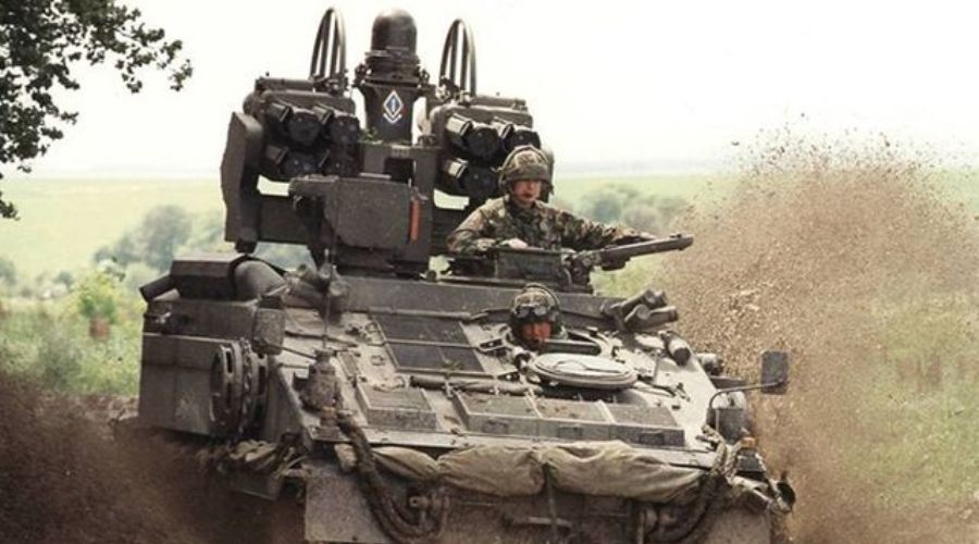 Το Λονδίνο θα στείλει στην Ουκρανία θωρακισμένα οχήματα Stormer ...