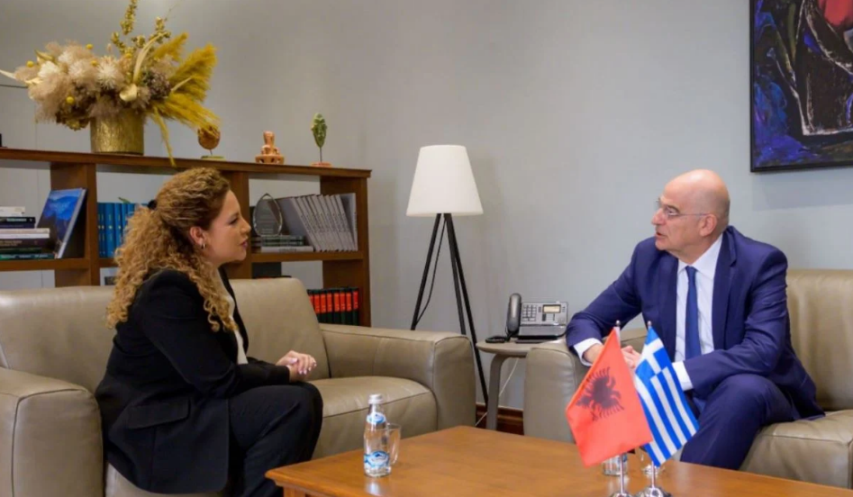 ΔΕΝΔΙΑΣ ΣΤΗΝ ΑΛΒΑΝΙΑ: ΤΟΥ ΕΡΙΞΑΝ ΣΤΑ ΜΟΥΤΡΑ ΤΟ ΑΝΥΠΑΡΚΤΟ ΘΕΜΑ ΤΩΝ ...