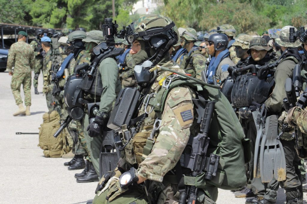 ΒΓΗΚΕ Ο ΧΑΡΟΣ ΠΑΓΑΝΙΑ ΜΕΡΑ ΜΕΣΗΜΕΡΙ ΚΑΙ ΑΝΑΜΕΣΑ ΣΕ ΓΥΝΑΙΚΟΠΑΙΔΑ ...
