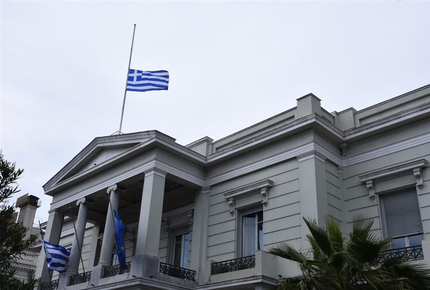 ΓΙΑ ΓΕΛΙΑ ΚΑΙ ΓΙΑ ΚΛΑΜΑΤΑ!!!! Υπόκλιση στον Σουλτάνο από την Ελλάδα ...