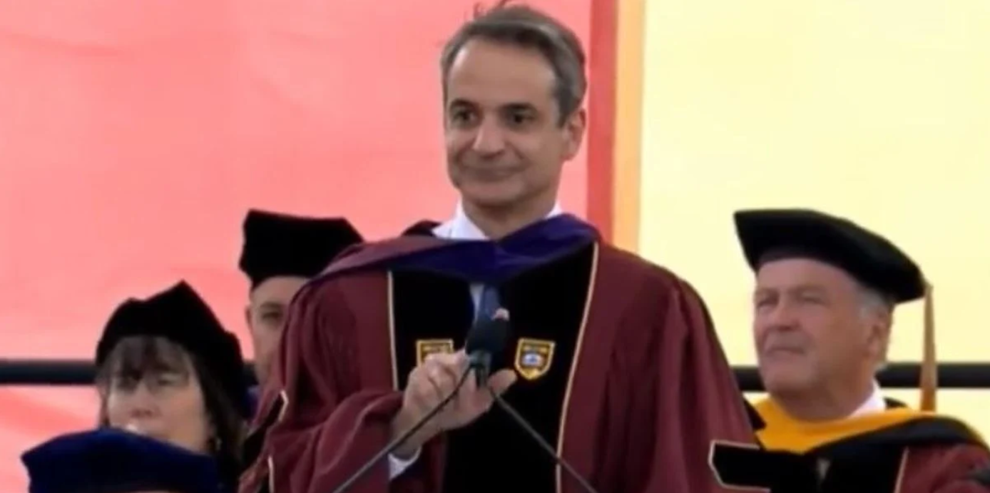 ΜΕΧΡΙ ΚΑΙ ΤΑ ΜΙΚΡΟΦΩΝΑ ΔΙΑΜΑΡΤΥΡΟΝΤΑΙ ΜΕ ΤΟΝ ΓΚΑΝΤΕΜΗ!!! Τρελό γέλιο με ...