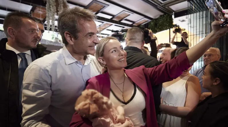 ΑΥΤΗ Η ΧΩΡΑ ΔΕΝ ΣΩΖΕΤΑΙ ΜΕ ΤΙΠΟΤΑ ΟΣΟ ΥΠΑΡΧΟΥΝ ΨΗΦΟΦΟΡΟΙ ΠΟΥ ΖΗΤΟΥΝ ...