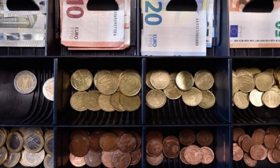 Κίνδυνοι και κέρδη από το αδύναμο ευρώ – Οι προκλήσεις για την Ελλάδα ...