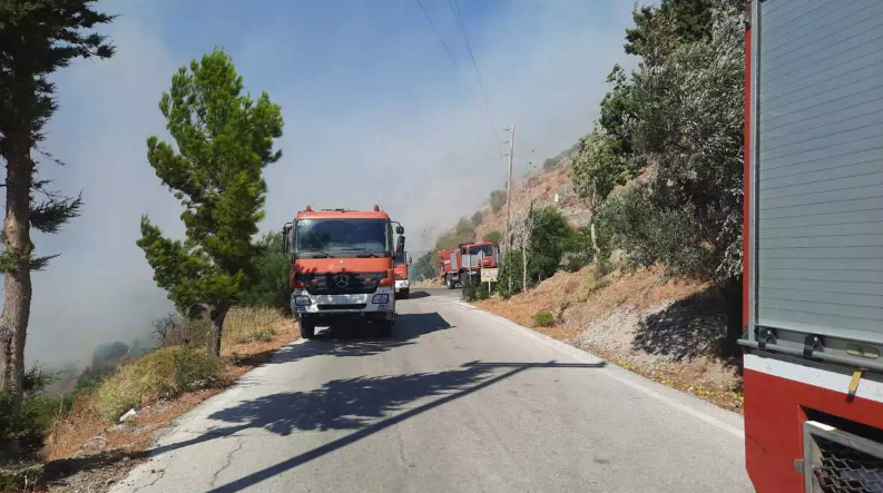 ΜΑΣ ΚΑΙΝΕ ΓΙΑ ΜΙΑ ΑΚΟΜΑ ΜΕΡΑ ΚΑΙ ΟΙ “ΑΡΙΣΤΟΙ” ΠΟΥΘΕΝΑ! ΣΤΟ ΠΟΔΙ Η ...