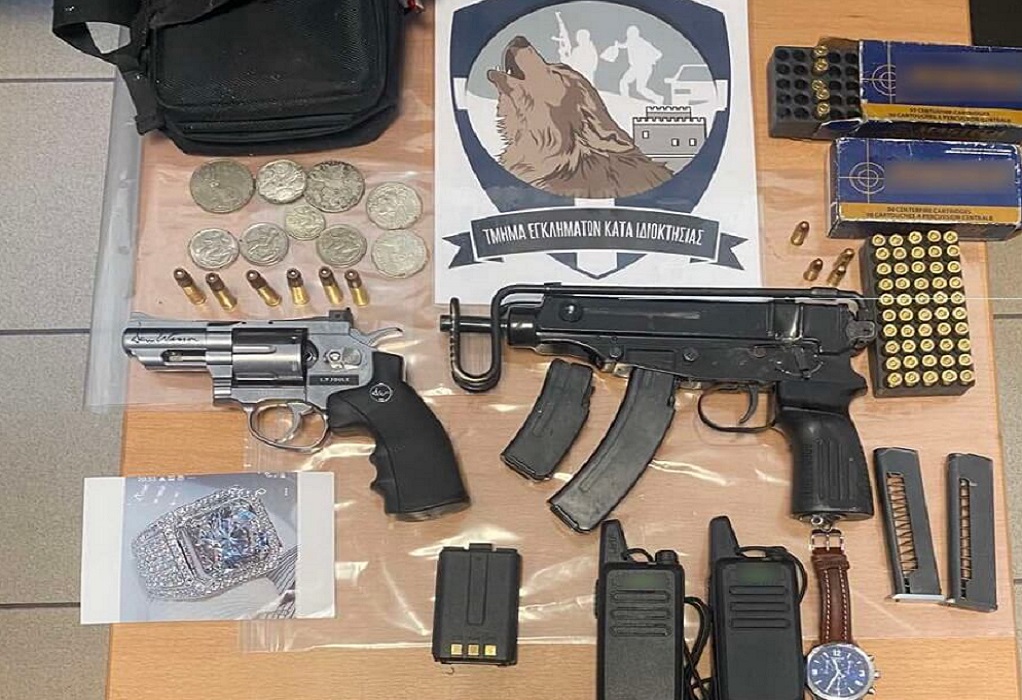 Θεσσαλονίκη: Έκρυβε ολόκληρο οπλοστάσιο σε παρεκκλήσι που έχει στην ...