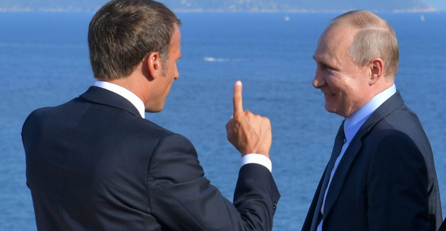 ΜΕ ΤΗΝ ΟΥΡΑ ΣΤΑ ΣΚΕΛΙΑ Ο ΜΠΟΥΛΗΣ!!! Το Παρίσι ξαφνικά αναγνωρίζει ότι ...