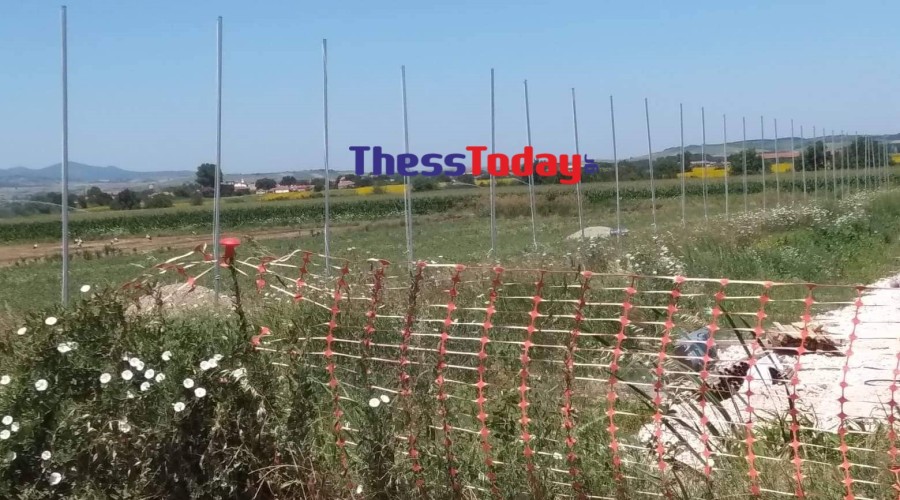 ΕΒΡΟΣ: ΟΙ ΚΑΤΟΙΚΟΙ ΚΡΑΤΟΥΝ ΨΗΛΑ ΤΗΝ ΕΛΛΗΝΙΚΗ ΣΗΜΑΙΑ ΤΗΝ ΩΡΑ ΠΟΥ Η ...