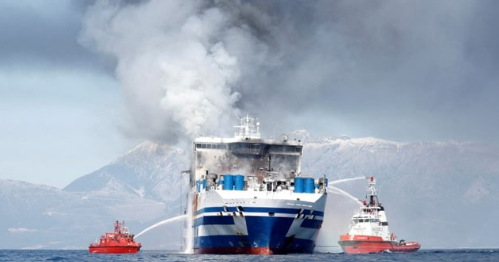Συναγερμός στην Σουηδία: Πήρε φωτιά οχηματαγωγό με 300 ανθρώπους ...