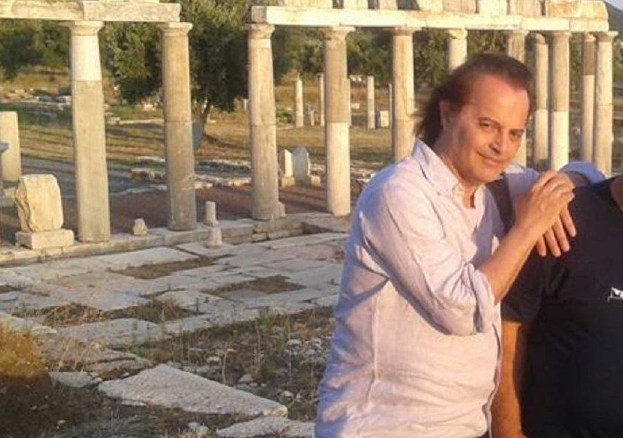 ΚΑΝΕΝΑΣ ΔΕΝ ΠΑΕΙ ΧΑΜΕΝΟΣ ΣΤΗΝ ΑΓΙΑ ΟΙΚΟΓΕΝΕΙΑ, ΔΩΣΑΝΕ ΚΑΙ ΣΤΟΝ ΜΠΑΡΜΠΑ ...