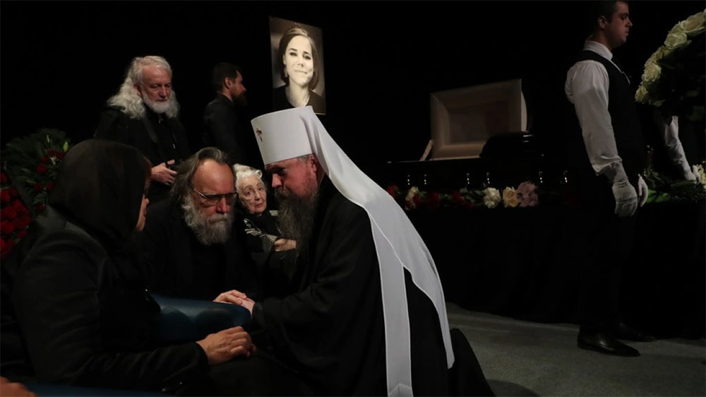 ΚΗΔΕΥΤΗΚΕ ΣΗΜΕΡΑ Η ΝΤΑΡΙΑ ΝΤΟΥΓΚΙΝΑ – “ΠΕΘΑΝΕ ΓΙΑ ΤΗ ΡΩΣΙΑ” ΕΙΠΕ Ο ...