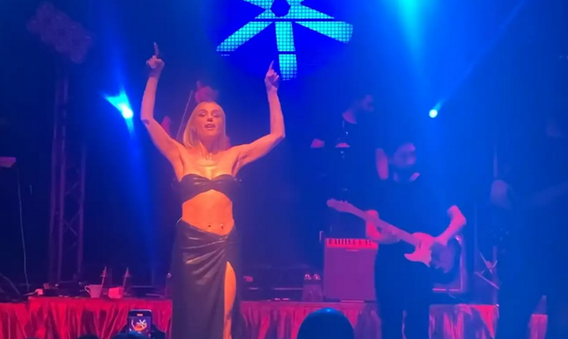 Τουρκία: «Εμφύλιος» για τη φυλάκιση της τραγουδίστριας Gulsen – Makeleio.gr