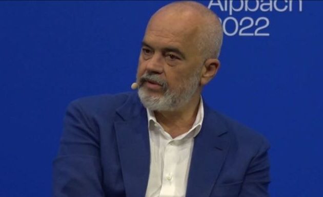 ΘΑΥΜΑΣΤΕ ΑΛΛΟ ΕΝΑ ΚΟΛΛΗΤΑΡΙ ΤΟΥ ΚΟΥΛΗ!!! Ο πρεζέμπορας Πρωθυπουργός της ...