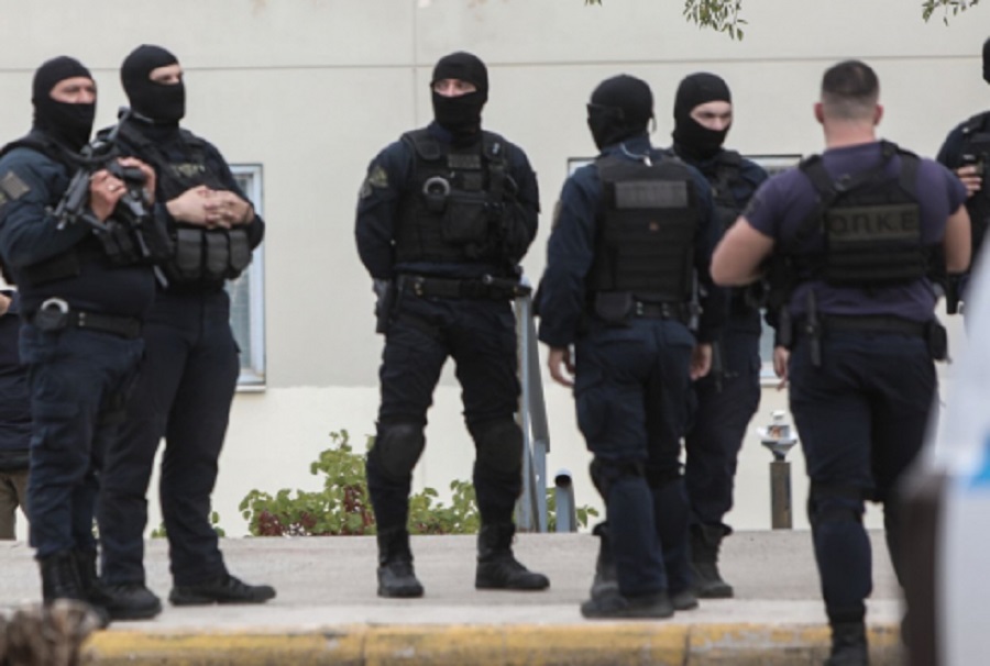 ΤΡΕΙΣ ΕΓΚΛΗΜΑΤΙΚΕΣ ΟΡΓΑΝΩΣΕΙΣ ΔΡΟΥΣΑΝ ΣΤΗ ΦΟΙΤΗΤΙΚΗ ΕΣΤΙΑ! ΟΠΛΑ ...