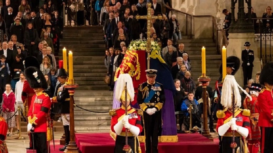 LIVE: Ξεκίνησε το “τελευταίο ταξίδι” για το Γουίνδσορ όπου θα ...