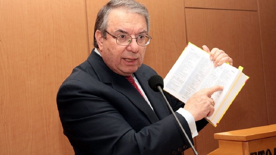 ΒΟΥΤΗΓΜΕΝΟΙ ΣΤΑ ΣΚΑΤ@: Ο ΜΠΑΜΠΙΝΙΩΤΗΣ ΑΠΕΛΥΣΕ ΚΑΘΗΓΗΤΡΙΑ ΓΙΑΤΙ ΤΟΛΜΗΣΕ ...