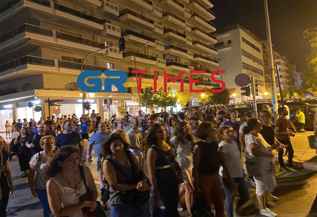 Θεσσαλονίκη: Δυναμική πορεία των υγειονομικών για τις αναστολές στο ...