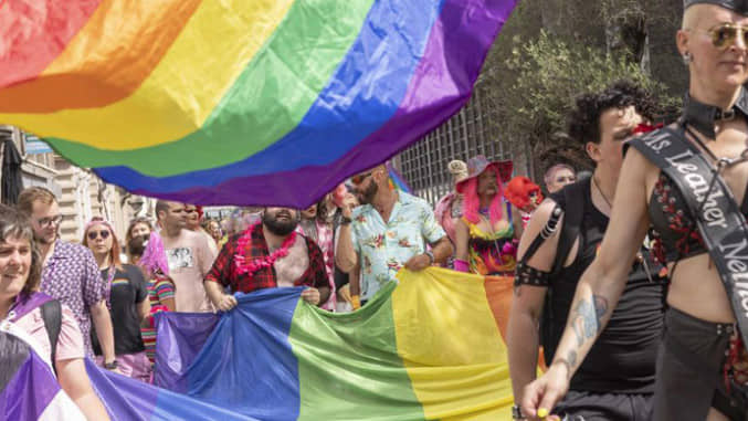 ΑΠΟ ΤΙΣ ΛΙΓΕΣ ΧΩΡΕΣ ΠΟΥ ΠΡΟΩΘΟΥΝ ΤΑ ΧΡΙΣΤΙΑΝΙΚΑ ΗΘΗ ΚΑΙ ΕΘΙΜΑ ΚΑΙ ΤΟΝ ...