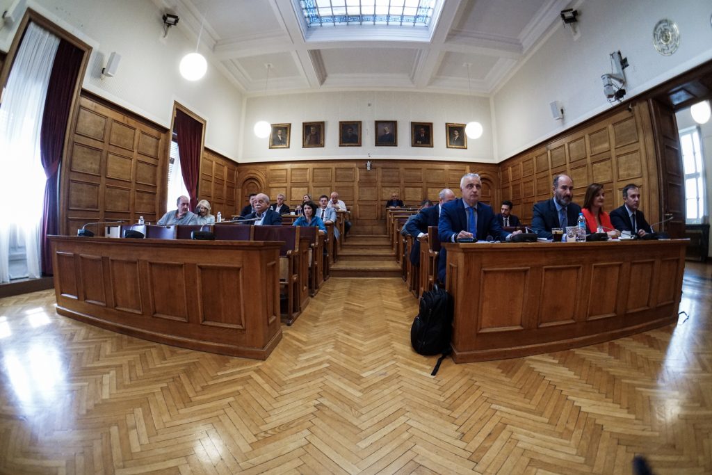 ΒΡΩΜΑ ΚΑΙ ΔΥΣΩΔΙΑ ΠΑΝΤΟΥ!!! Ο Ρουμπάτης δεν αρνείται την επισύνδεση ...