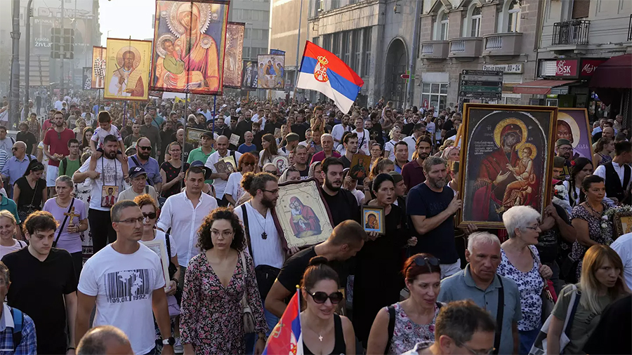 ΟΙ ΣΕΡΒΟΙ ΤΟ ΒΡΟΝΤΟΦΩΝΑΞΑΝ: ΕΞΩ ΟΙ ΠΟ@ΣΤ@ΔΕΣ! ΧΙΛΙΑΔΕΣ ΑΝΘΡΩΠΟΙ ...