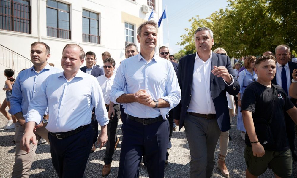 ΜΕ ΤΙΣ ΜΙΖΕΣ ΚΑΙ ΤΑ …ΧΟΥΓΙΑ ΤΟΥ ΕΚΒΙΑΖΕΙ Ο ΚΟΥΛΗΣ ΤΟΝ Κ. ΚΑΡΑΜΑΝΛΗ ΤΟΝ ...