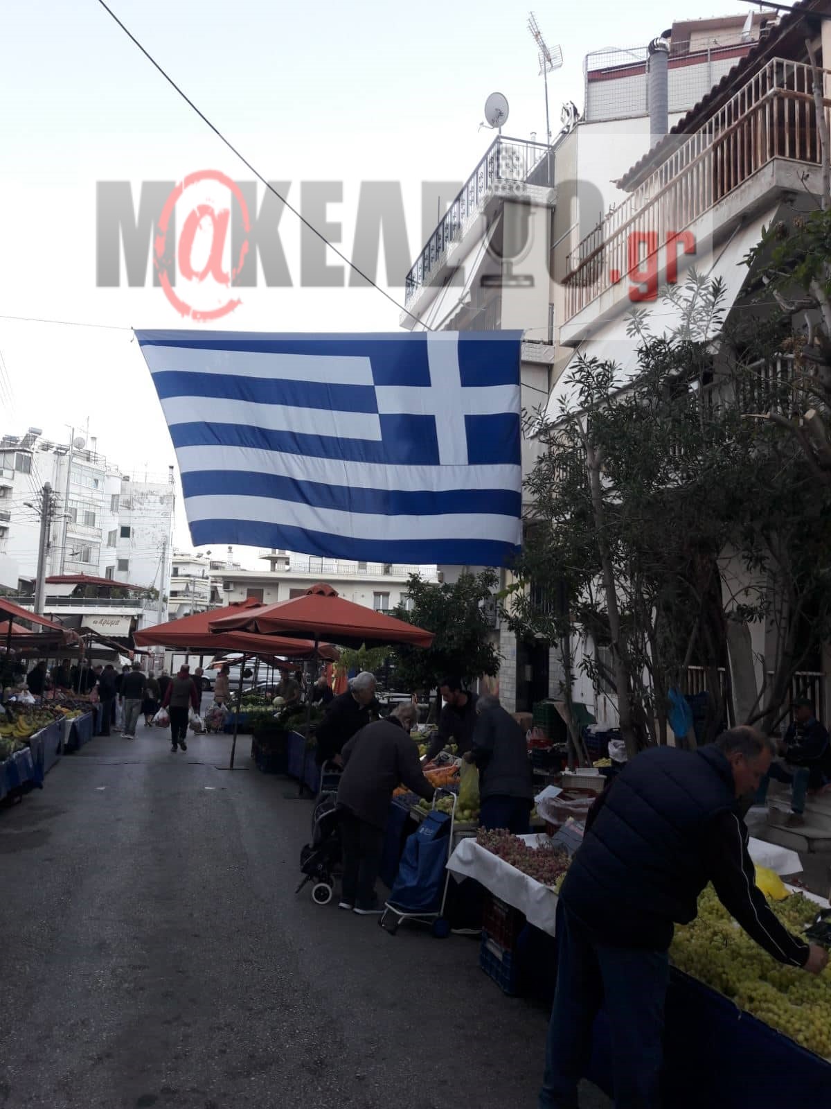 ΟΙ ΑΝΘΡΩΠΟΙ ΤΟΥ ΜΟΧΘΟΥ ΚΑΙ ΤΗΣ ΠΑΛΗΣ ΓΙΑ ΕΠΙΒΙΩΣΗ ΤΙΜΟΥΝ ΤΟΥΣ ΑΓΩΝΕΣ ...