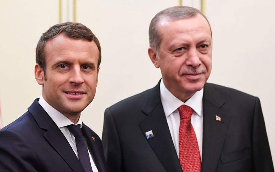Δεν πάνε καλά οι σχέσεις Ερντογάν – Μακρόν: «Οι συζυγοί μας ...