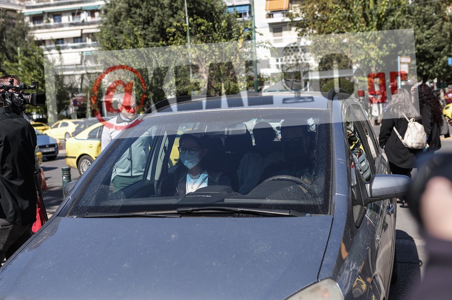 Η ΜΗΤΕΡΑ ΤΗΣ 12ΧΡΟΝΗΣ ΣΤΗΝ ΑΝΑΚΡΙΤΡΙΑ ΜΕ ΙΣΧΥΡΗ ΑΣΤΥΝΟΜΙΚΗ ΦΥΛΑΞΗ! ΤΗ ...