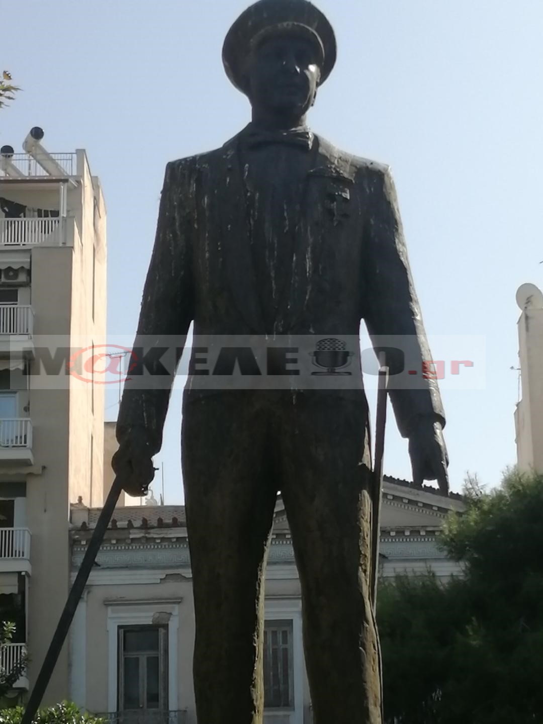 ΝΤΡΟΠΗ και ΑΙΣΧΟΣ! Έχουν παρατήσει στην μοίρα του το μνημείο του ήρωα ...