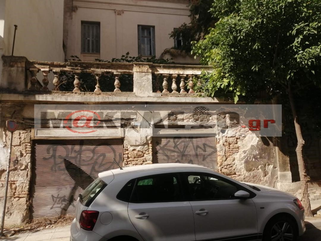 ΠΡΟΣΟΧΗ! Αυτά είναι τα εγκαταλελειμμένα κτίρια στον Πειραιά που είναι ...