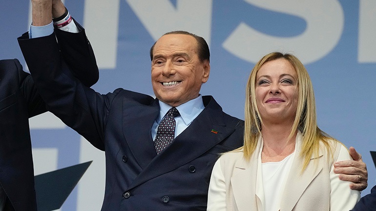 Η ΕΥΡΩΠΗ ΑΛΛΑΖΕΙ. ΟΡΚΙΣΤΗΚΕ Η ΠΡΩΤΗ ΠΑΤΡΙΩΤΙΚΗ ΚΥΒΕΡΝΗΣΗ ΜΕ ΕΝΤΟΝΟ ΤΟ ...