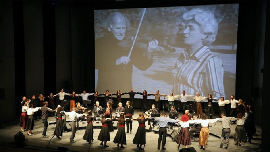 H Mικρασία της κυρά-Δόμνας στο Μέγαρο Μουσικής – Makeleio.gr