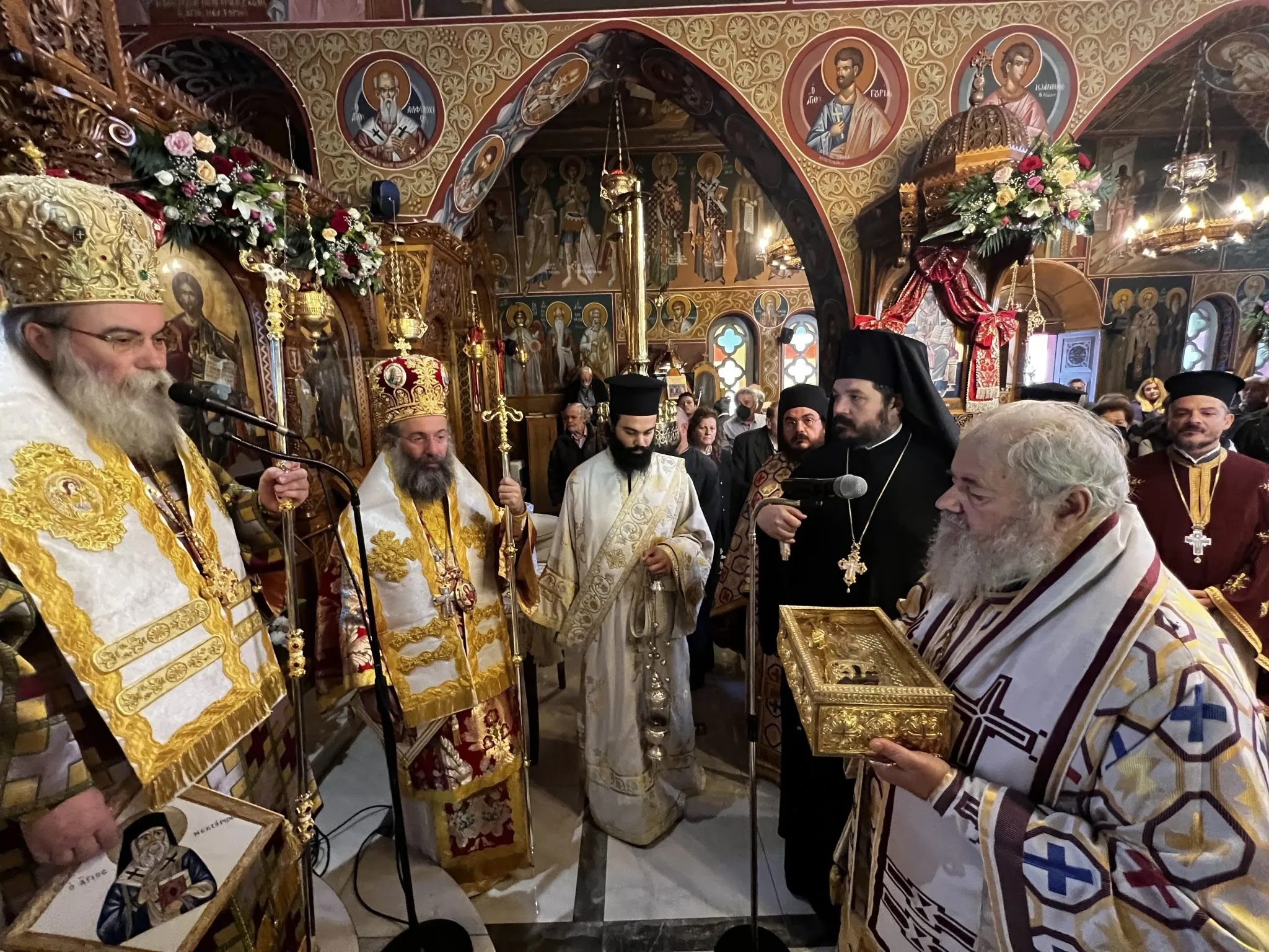Με λαμπρότητα το Αρχιερατικό Συλλείτουργο στον Άγιο Νεκτάριο Χανίων ...